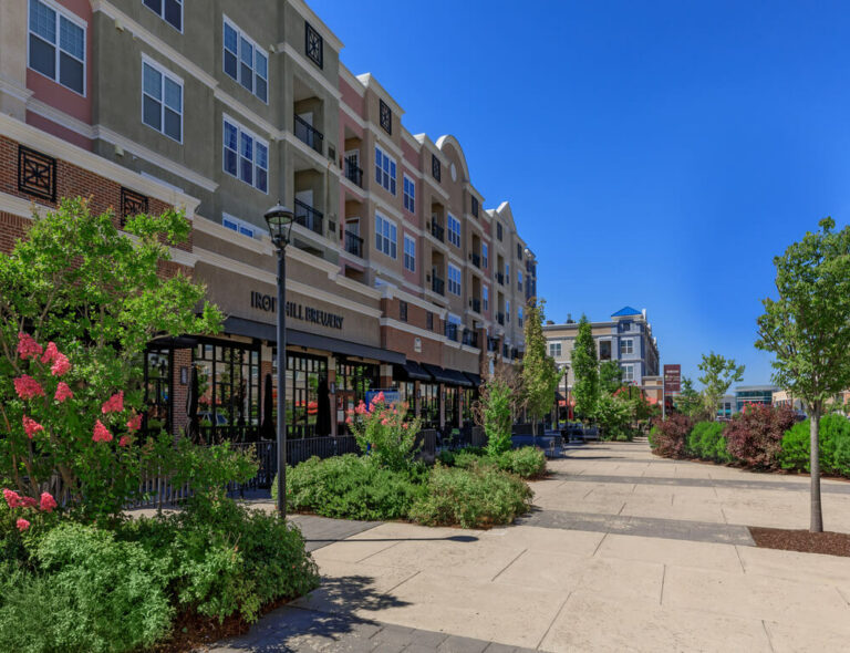 Photos of Apartments & Amenities | Foster Square