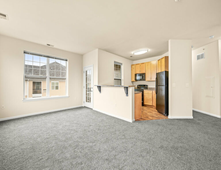 Photos of Apartments & Amenities | Foster Square