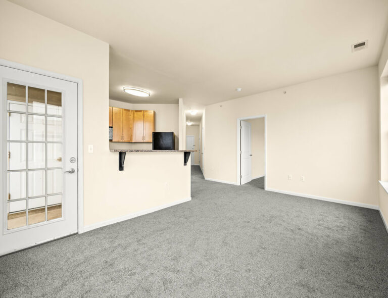Photos of Apartments & Amenities | Foster Square
