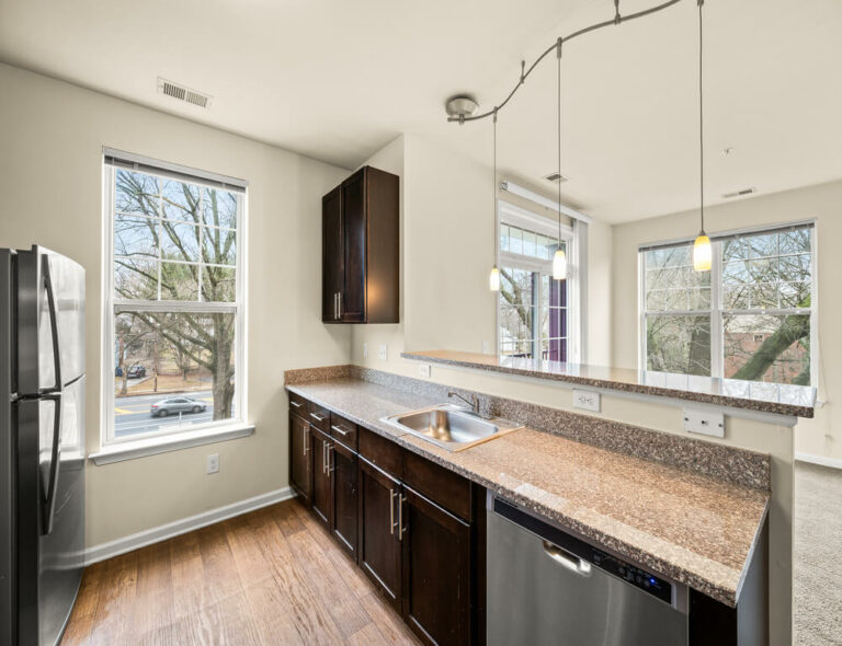 Photos of Apartments & Amenities | Foster Square